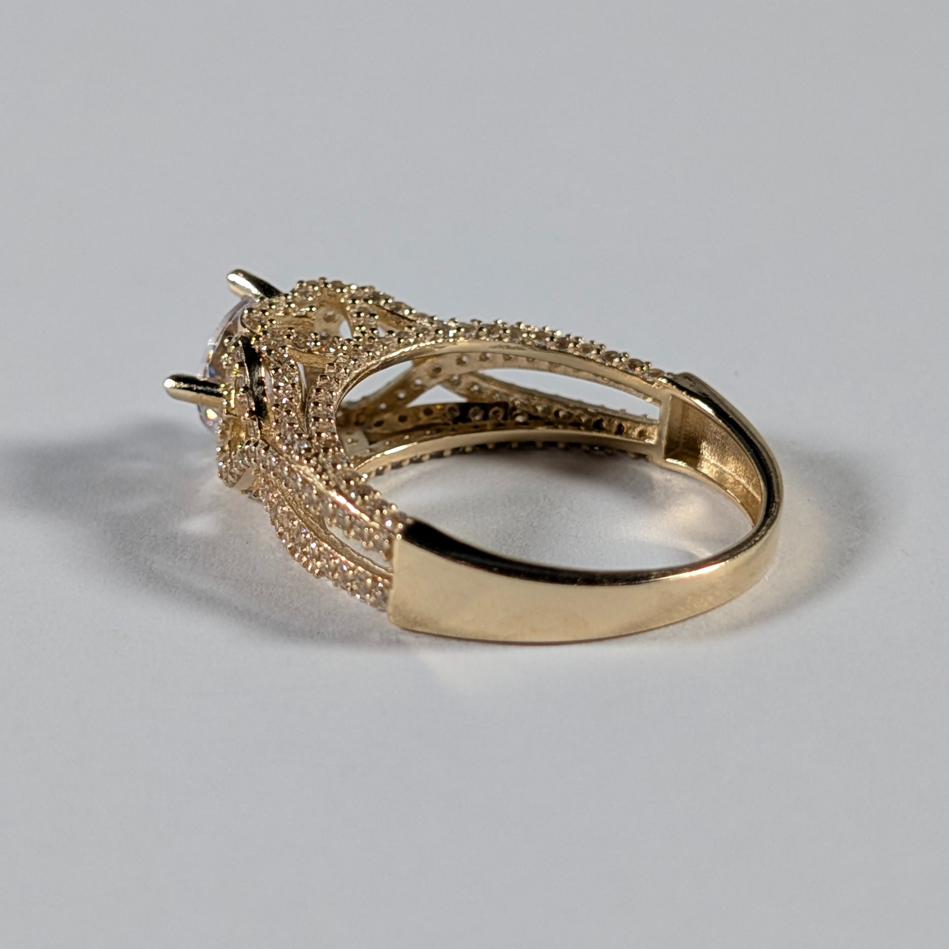 Pre-owned 9ct Gold Fancy *CZ* Engagement Style Ring Size S1/2 - Own4Less